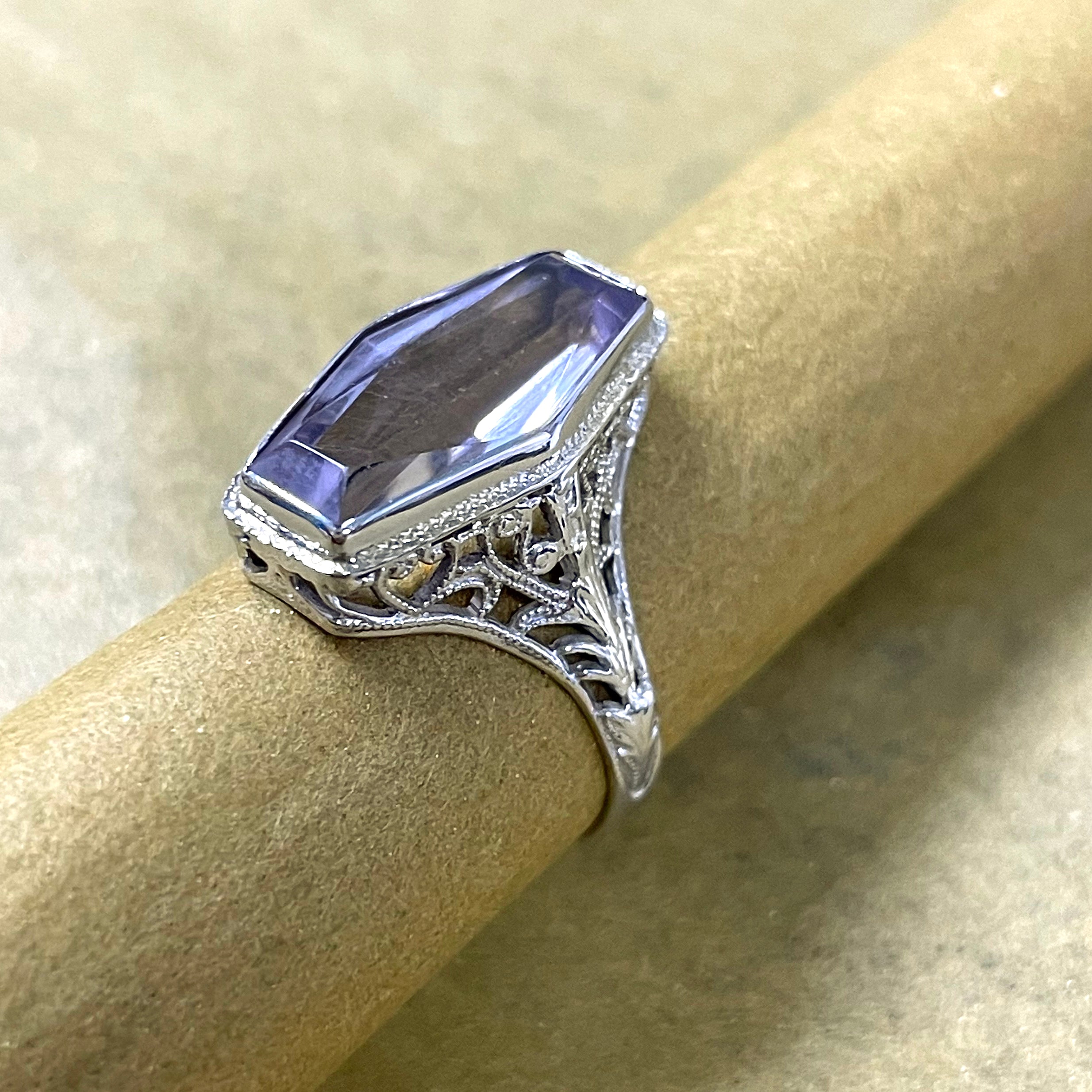 ESTATE 14k White Gold COFFIN-SHAPED AMETHYST RING – Dempsey & Baxter